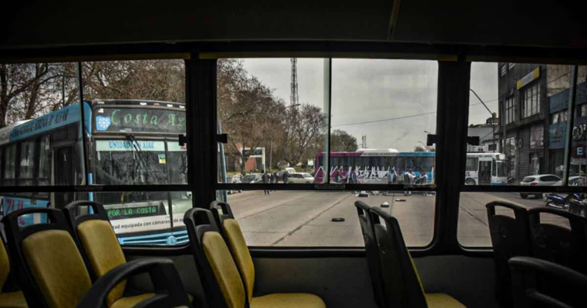 Paro de colectivos: La UTA ratificó el paro de este viernes y se espera ...