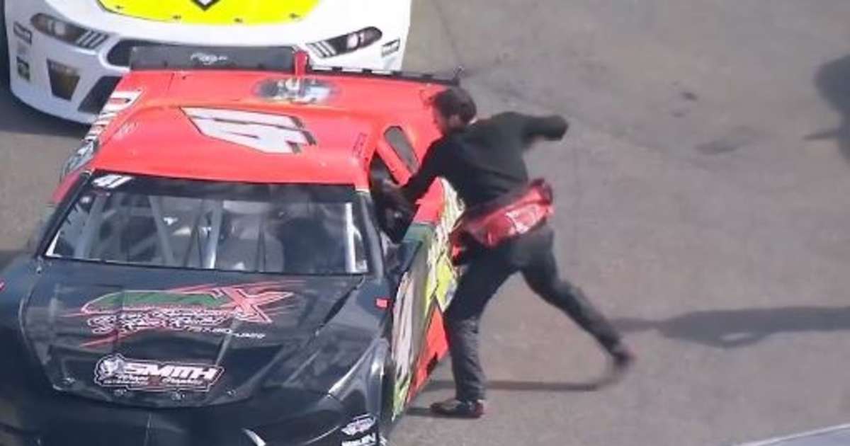 Andrew Grady golpeó con todo a Davey Callihan por sacarlo de la carrera