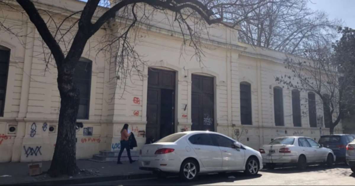 Docentes del Normal 2 de La Plata reclaman volver al sistema de ...